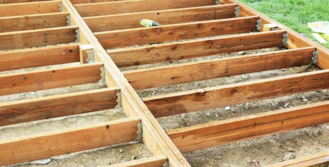 Comment et pourquoi poser une terrasse sur solives